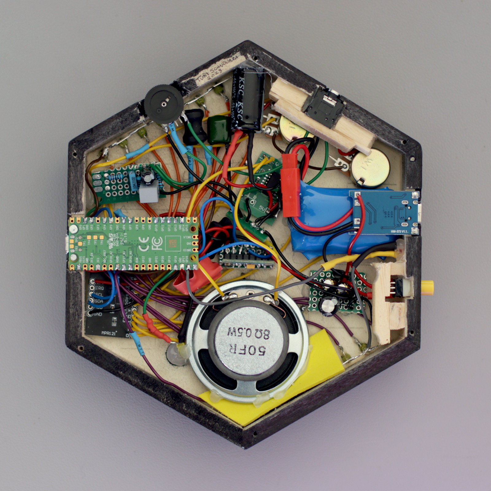 Dodepan – lo-fi chromatic percussive instrument – Turi Scandurra